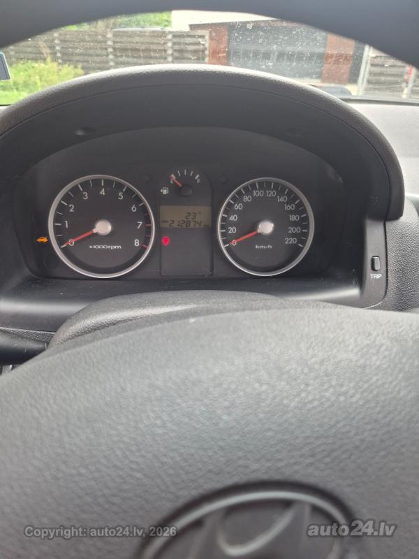 Red Hyundai Getz 2007 in Tallinn, with an engine capacity of 1.40 L and mileage of 213 thousand km for 2149 €, photo 10 on AUTOMOTO.COM.LV