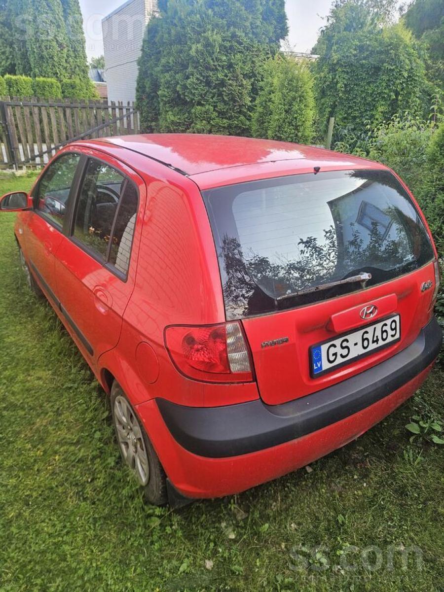 Red Hyundai Getz 2007 in Riga, with an engine capacity of 1.40 L and mileage of 153 thousand km for 1350 €, photo 1 on AUTOMOTO.COM.LV