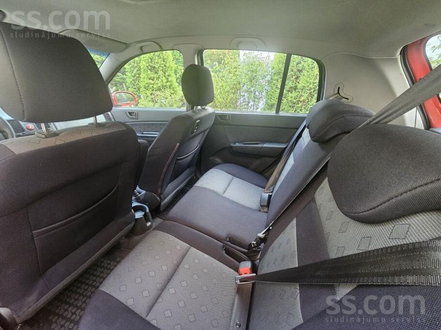 Red Hyundai Getz 2007 in Riga, with an engine capacity of 1.40 L and mileage of 153 thousand km for 1350 €, photo 6 on AUTOMOTO.COM.LV