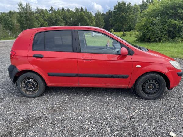 Red Hyundai Getz 2007 in Jelgava, with an engine capacity of 1.40 L and mileage of 156 thousand km for 590 €, photo 3 on AUTOMOTO.COM.LV