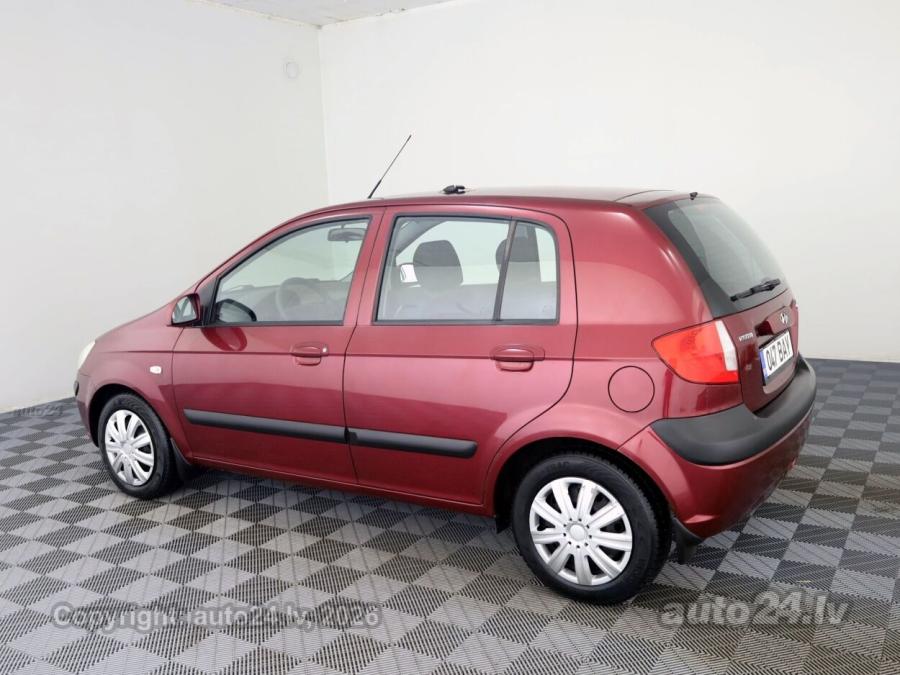 Red Hyundai Getz 2008 in Tallinn, with an engine capacity of 1.40 L and mileage of 61 thousand km for 2199 €, photo 4 on AUTOMOTO.COM.LV