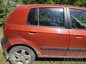 Красный Хендай Гетц 2007 в Тукумс, объемом двигателя 1.50 л и пробегом 250 тыс. км за 500 €, фото 3 на AUTOMOTO.COM.LV
