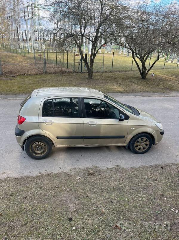 Dzeltens Hyundai Getz 2005 Rīga, ar dzinēja tilpumu 1.40 L un nobraukumu 231 tūkst. km par 950 €, foto 4 vietnē AUTOMOTO.COM.LV