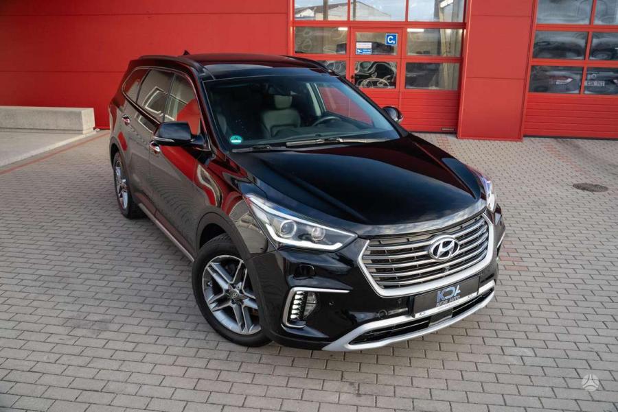 Melns Hyundai Grand Santa Fe 2016 Marijampole, ar dzinēja tilpumu 2.20 L un nobraukumu 154 tūkst. km par 17850 €, foto 3 vietnē AUTOMOTO.COM.LV