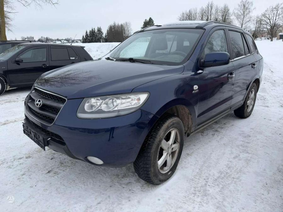 Blue Hyundai Grand Santa Fe 2006 in Birzai, with an engine capacity of 2.19 L and mileage of 333 thousand km for 1600 €, photo 1 on AUTOMOTO.COM.LV