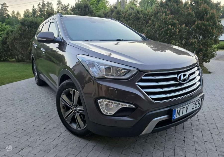 Brūns Hyundai Grand Santa Fe 2015 Utena, ar dzinēja tilpumu 2.20 L un nobraukumu 339 tūkst. km par 6900 €, foto 3 vietnē AUTOMOTO.COM.LV