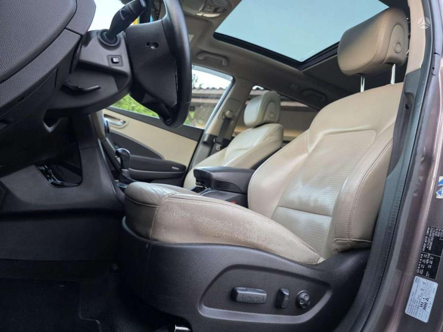 Brūns Hyundai Grand Santa Fe 2015 Utena, ar dzinēja tilpumu 2.20 L un nobraukumu 339 tūkst. km par 6900 €, foto 7 vietnē AUTOMOTO.COM.LV