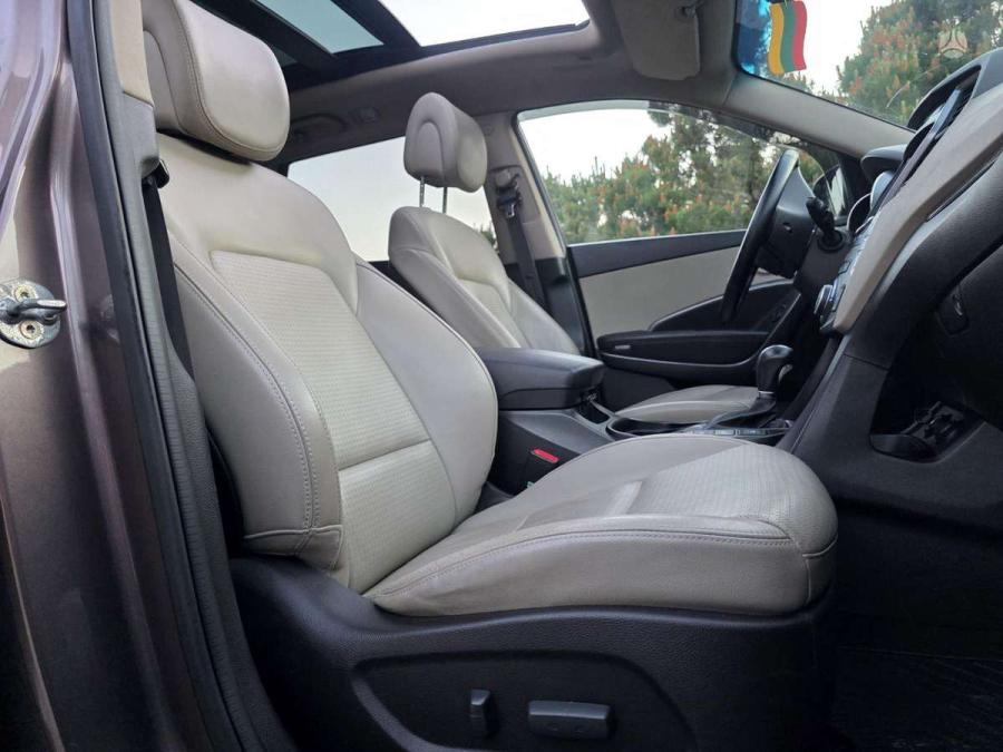 Brūns Hyundai Grand Santa Fe 2015 Utena, ar dzinēja tilpumu 2.20 L un nobraukumu 339 tūkst. km par 6900 €, foto 9 vietnē AUTOMOTO.COM.LV