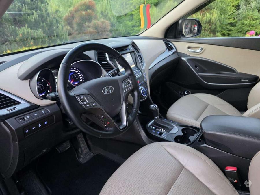 Brūns Hyundai Grand Santa Fe 2015 Utena, ar dzinēja tilpumu 2.20 L un nobraukumu 339 tūkst. km par 6900 €, foto 12 vietnē AUTOMOTO.COM.LV