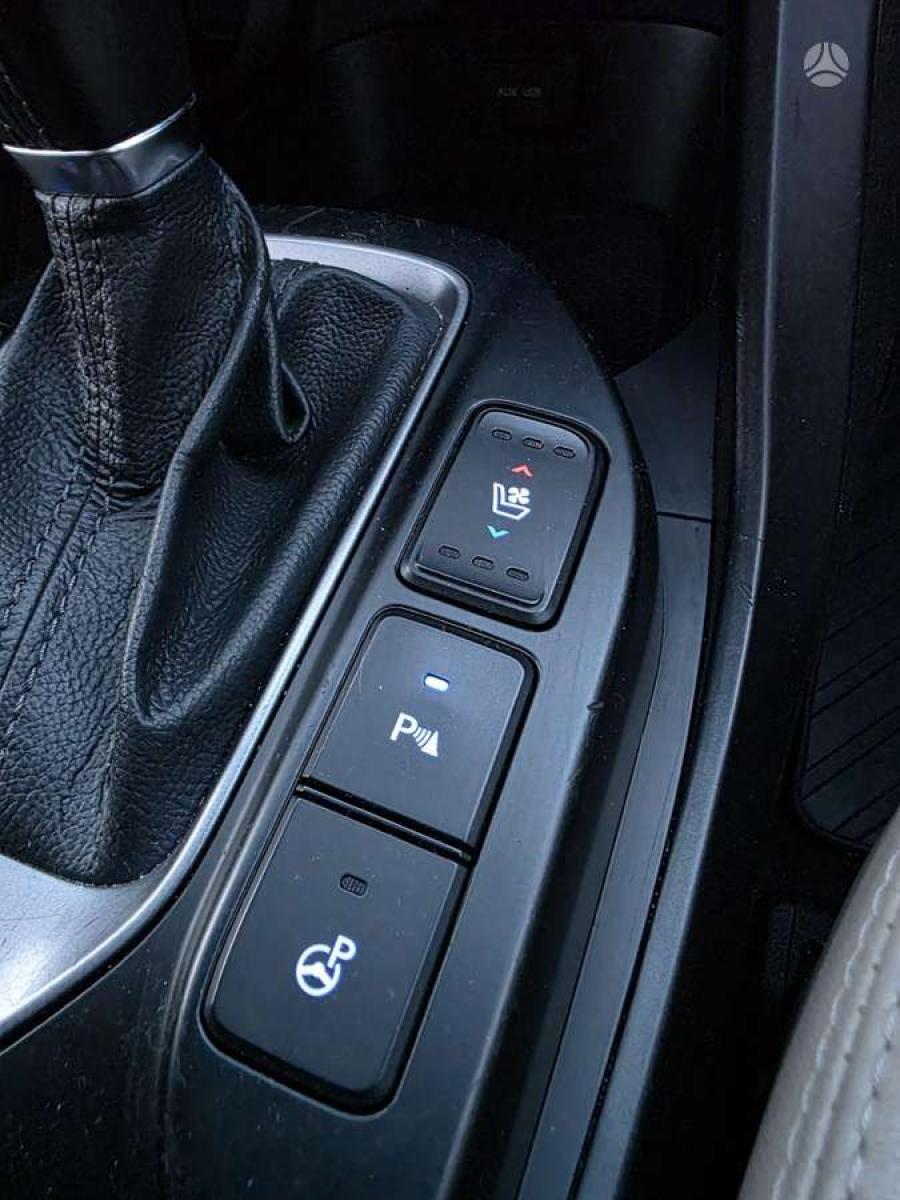Brūns Hyundai Grand Santa Fe 2015 Utena, ar dzinēja tilpumu 2.20 L un nobraukumu 339 tūkst. km par 6900 €, foto 19 vietnē AUTOMOTO.COM.LV