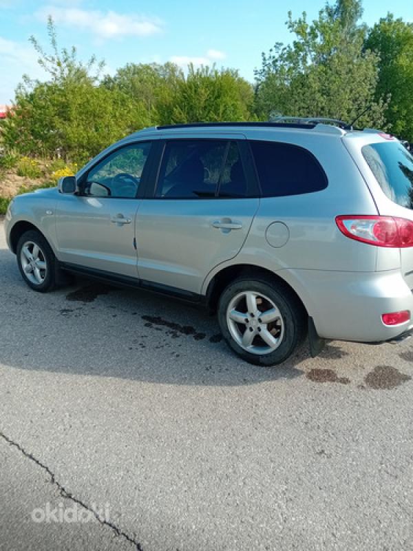 Hyundai Grand Santa Fe 2006 in Tartu, with an engine capacity of 2.00 L and mileage of 315 thousand km for 4500 €, photo 1 on AUTOMOTO.COM.LV