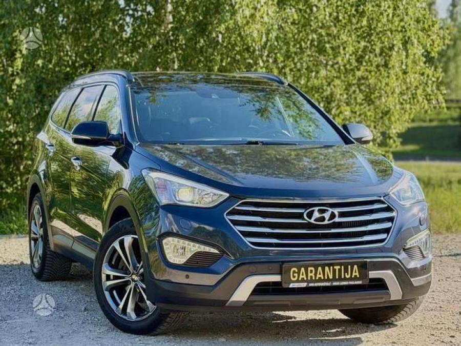 Hyundai Grand Santa Fe 2014 in Siauliai, with an engine capacity of 2.20 L and mileage of 220 thousand km for 15750 €, photo 1 on AUTOMOTO.COM.LV