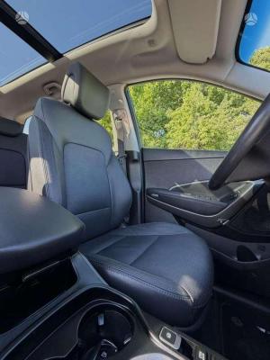Hyundai Grand Santa Fe 2014 in Siauliai, with an engine capacity of 2.20 L and mileage of 220 thousand km for 15750 €, photo 24 on AUTOMOTO.COM.LV