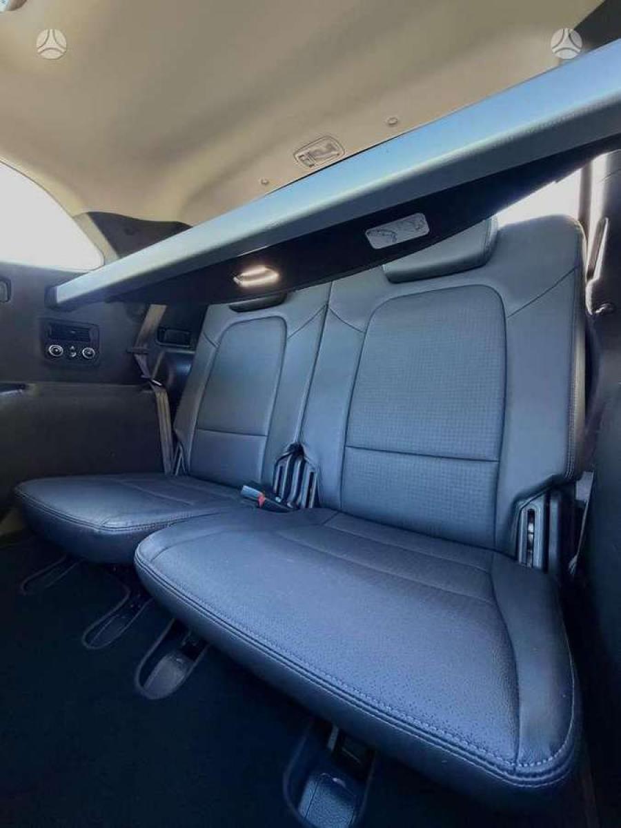 Hyundai Grand Santa Fe 2014 in Siauliai, with an engine capacity of 2.20 L and mileage of 220 thousand km for 15750 €, photo 28 on AUTOMOTO.COM.LV