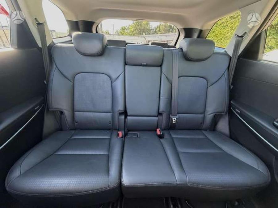 Hyundai Grand Santa Fe 2014 in Siauliai, with an engine capacity of 2.20 L and mileage of 220 thousand km for 15750 €, photo 29 on AUTOMOTO.COM.LV