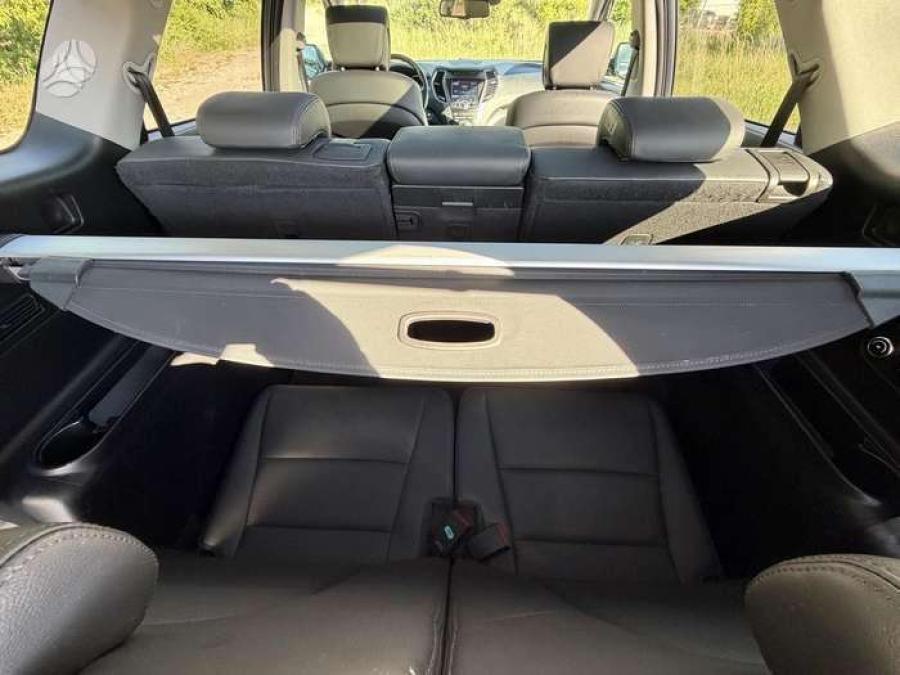 Hyundai Grand Santa Fe 2014 in Siauliai, with an engine capacity of 2.20 L and mileage of 220 thousand km for 15750 €, photo 30 on AUTOMOTO.COM.LV