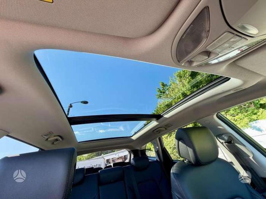 Hyundai Grand Santa Fe 2014 in Siauliai, with an engine capacity of 2.20 L and mileage of 220 thousand km for 15750 €, photo 32 on AUTOMOTO.COM.LV