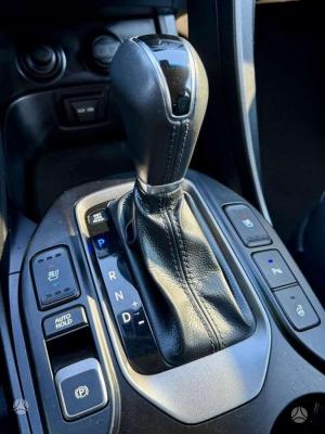 Hyundai Grand Santa Fe 2014 in Siauliai, with an engine capacity of 2.20 L and mileage of 220 thousand km for 15750 €, photo 33 on AUTOMOTO.COM.LV