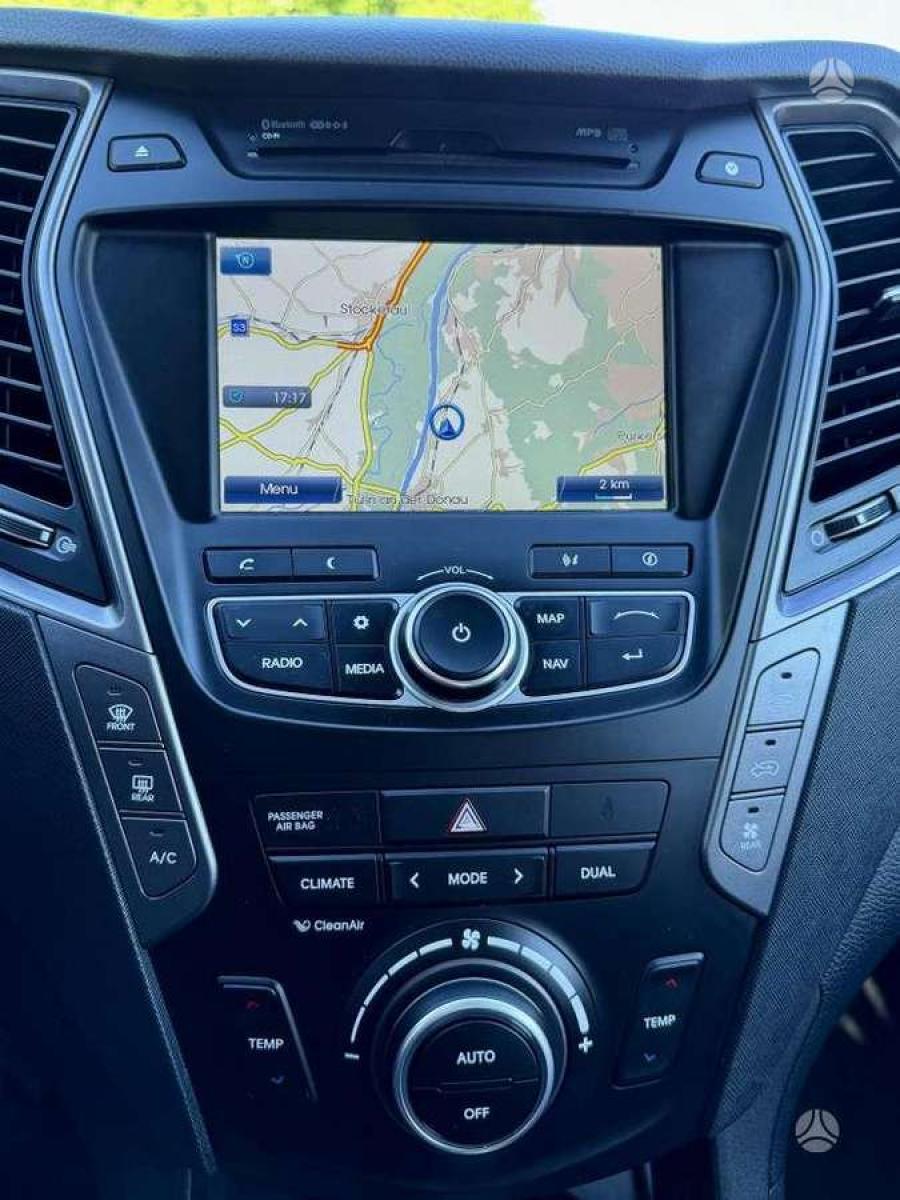 Hyundai Grand Santa Fe 2014 in Siauliai, with an engine capacity of 2.20 L and mileage of 220 thousand km for 15750 €, photo 40 on AUTOMOTO.COM.LV