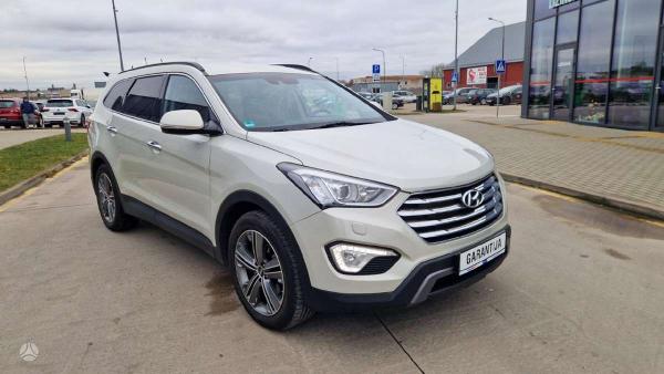 Pelēks Hyundai Grand Santa Fe 2015 Šauļi, ar dzinēja tilpumu 2.20 L un nobraukumu 138 tūkst. km par 13900 €, foto 1 vietnē AUTOMOTO.COM.LV