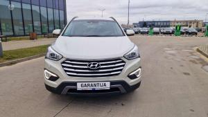 Grey Hyundai Grand Santa Fe 2015 in Siauliai, with an engine capacity of 2.20 L and mileage of 138 thousand km for 13900 €, photo 2 on AUTOMOTO.COM.LV
