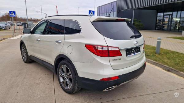 Pelēks Hyundai Grand Santa Fe 2015 Šauļi, ar dzinēja tilpumu 2.20 L un nobraukumu 138 tūkst. km par 13900 €, foto 6 vietnē AUTOMOTO.COM.LV