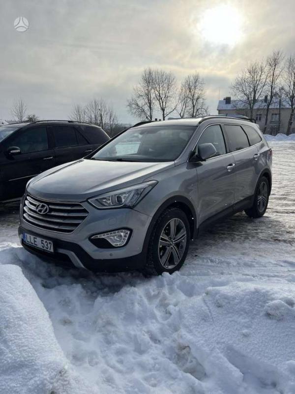 Pelēks Hyundai Grand Santa Fe 2015 Šalčininkai, ar dzinēja tilpumu 2.20 L un nobraukumu 207 tūkst. km par 10000 €, foto 1 vietnē AUTOMOTO.COM.LV