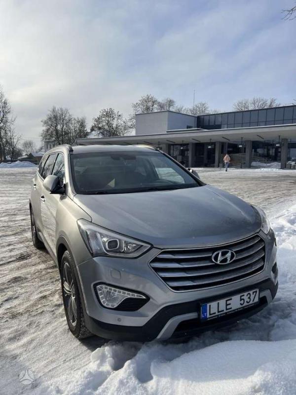 Pelēks Hyundai Grand Santa Fe 2015 Šalčininkai, ar dzinēja tilpumu 2.20 L un nobraukumu 207 tūkst. km par 10000 €, foto 2 vietnē AUTOMOTO.COM.LV