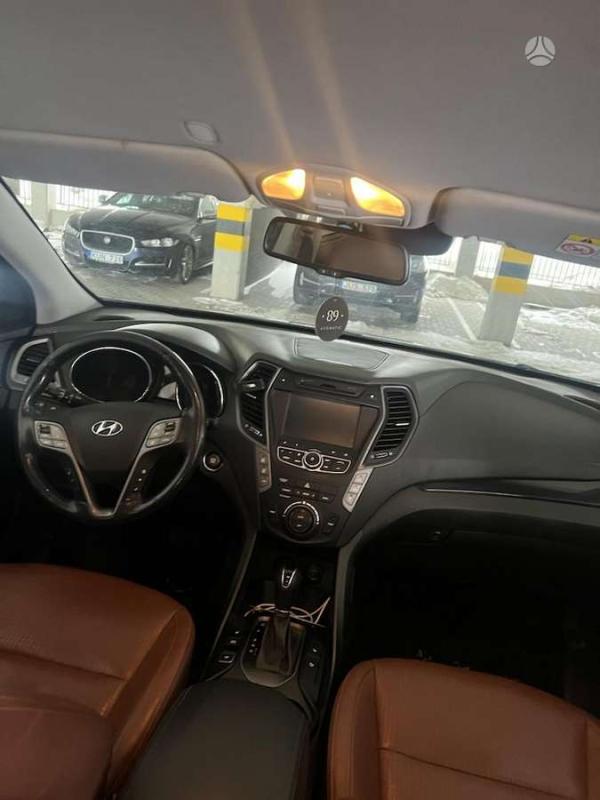 Pelēks Hyundai Grand Santa Fe 2015 Šalčininkai, ar dzinēja tilpumu 2.20 L un nobraukumu 207 tūkst. km par 10000 €, foto 8 vietnē AUTOMOTO.COM.LV