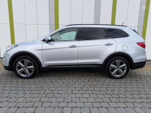 Grey Hyundai Grand Santa Fe 2015 in Raseiniai, with an engine capacity of 2.20 L and mileage of 201 thousand km for 11300 €, photo 3 on AUTOMOTO.COM.LV