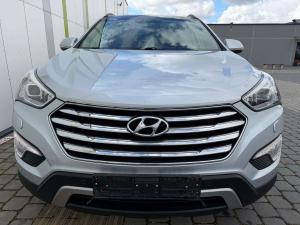 Grey Hyundai Grand Santa Fe 2015 in Raseiniai, with an engine capacity of 2.20 L and mileage of 201 thousand km for 11300 €, photo 9 on AUTOMOTO.COM.LV