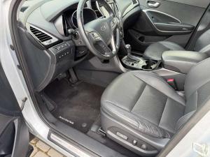 Grey Hyundai Grand Santa Fe 2015 in Raseiniai, with an engine capacity of 2.20 L and mileage of 201 thousand km for 11300 €, photo 10 on AUTOMOTO.COM.LV