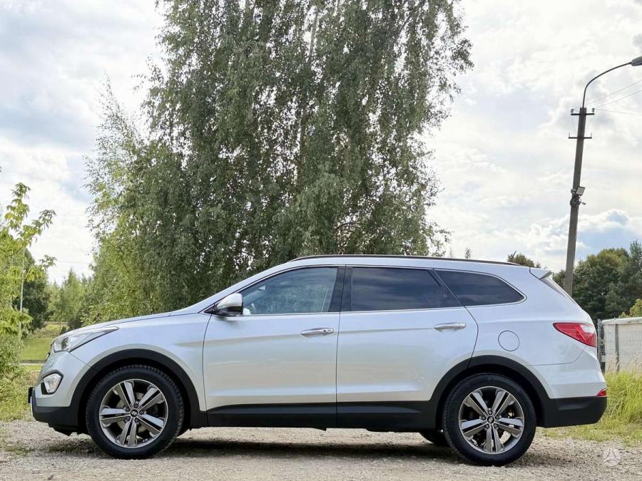 Pelēks Hyundai Grand Santa Fe 2015 Šauļi, ar dzinēja tilpumu 2.20 L un nobraukumu 257 tūkst. km par 15450 €, foto 14 vietnē AUTOMOTO.COM.LV