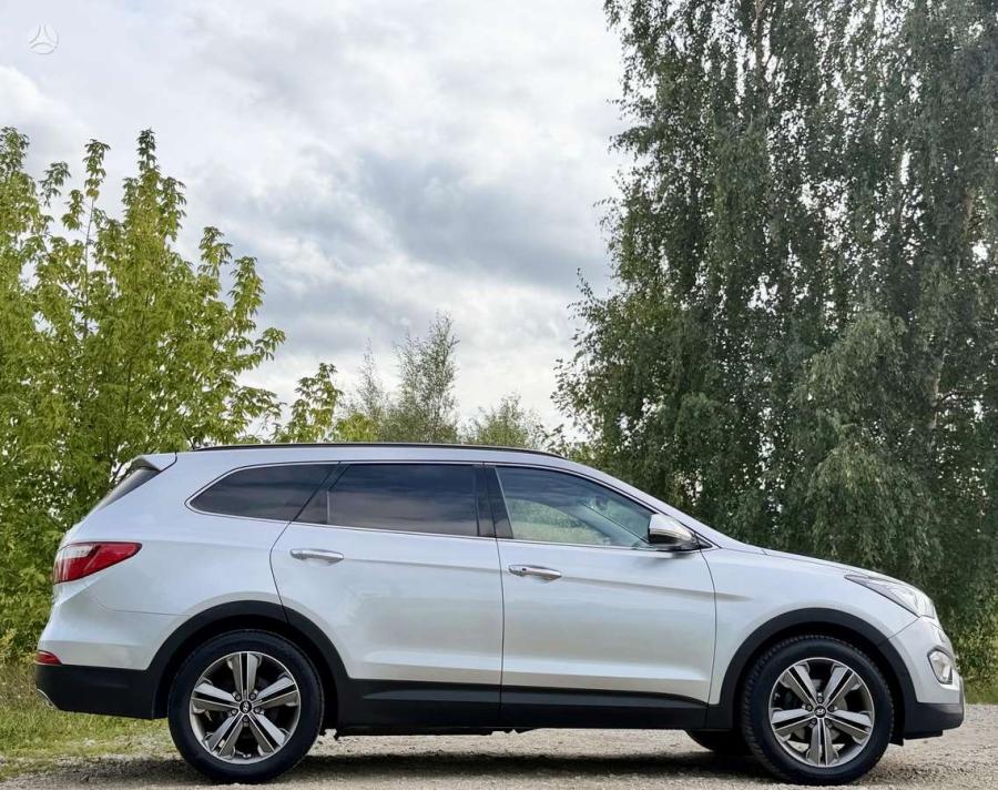 Pelēks Hyundai Grand Santa Fe 2015 Šauļi, ar dzinēja tilpumu 2.20 L un nobraukumu 257 tūkst. km par 15450 €, foto 15 vietnē AUTOMOTO.COM.LV
