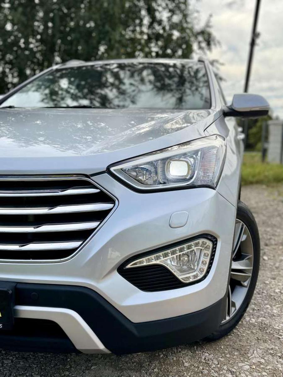 Pelēks Hyundai Grand Santa Fe 2015 Šauļi, ar dzinēja tilpumu 2.20 L un nobraukumu 257 tūkst. km par 15450 €, foto 19 vietnē AUTOMOTO.COM.LV