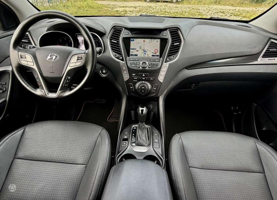Pelēks Hyundai Grand Santa Fe 2015 Šauļi, ar dzinēja tilpumu 2.20 L un nobraukumu 257 tūkst. km par 15450 €, foto 25 vietnē AUTOMOTO.COM.LV