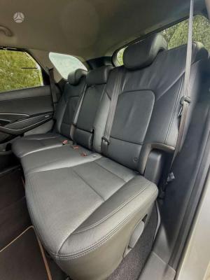 Pelēks Hyundai Grand Santa Fe 2015 Šauļi, ar dzinēja tilpumu 2.20 L un nobraukumu 257 tūkst. km par 15450 €, foto 30 vietnē AUTOMOTO.COM.LV