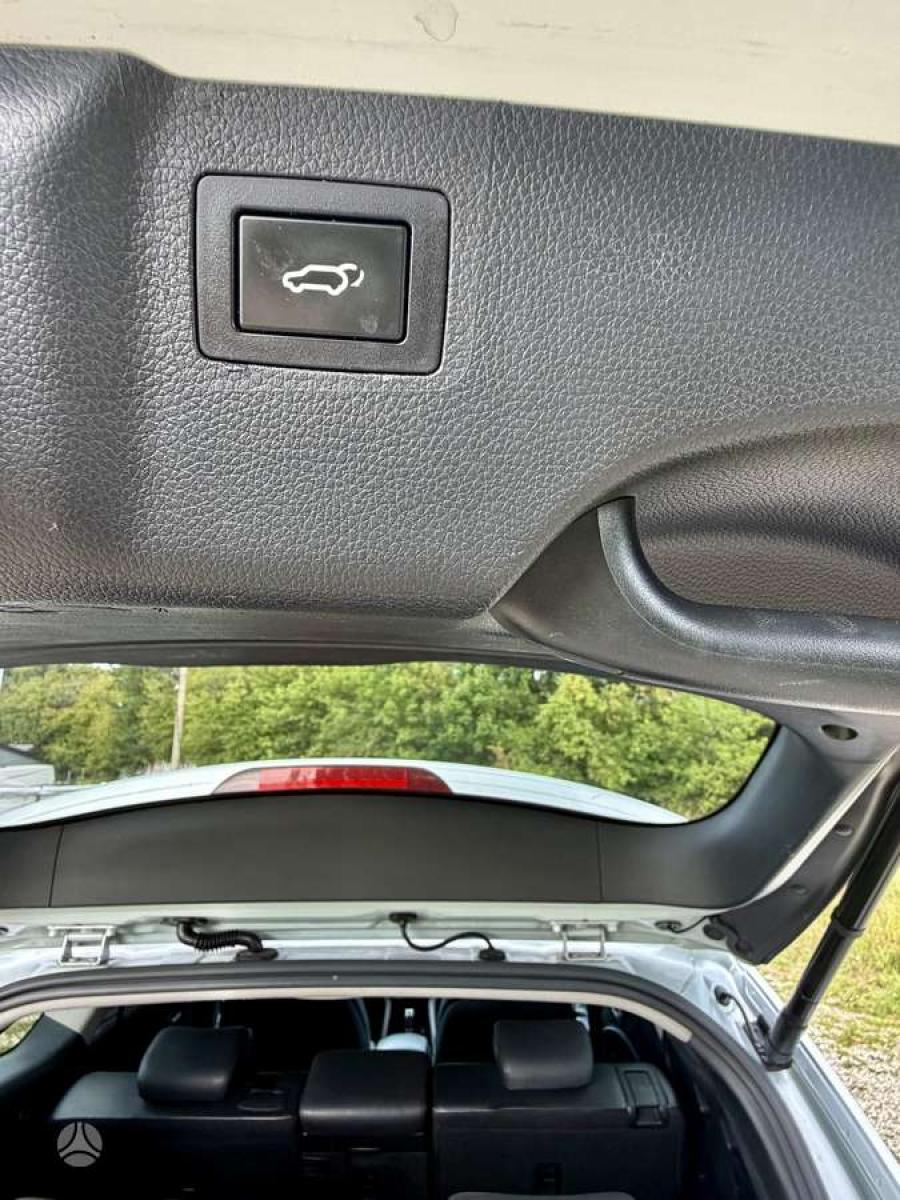 Pelēks Hyundai Grand Santa Fe 2015 Šauļi, ar dzinēja tilpumu 2.20 L un nobraukumu 257 tūkst. km par 15450 €, foto 43 vietnē AUTOMOTO.COM.LV