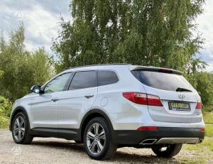Pelēks Hyundai Grand Santa Fe 2015 Šauļi, ar dzinēja tilpumu 2.20 L un nobraukumu 257 tūkst. km par 15450 €, foto 4 vietnē AUTOMOTO.COM.LV