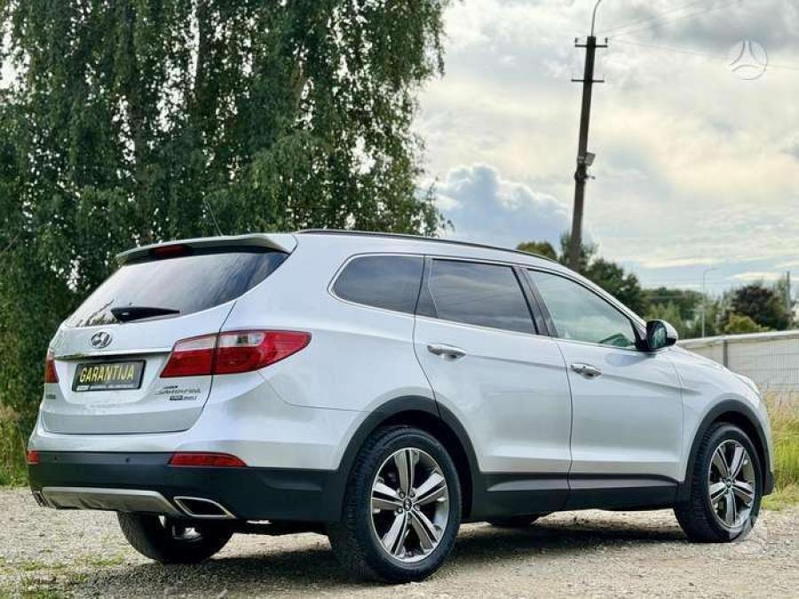 Pelēks Hyundai Grand Santa Fe 2015 Šauļi, ar dzinēja tilpumu 2.20 L un nobraukumu 257 tūkst. km par 15450 €, foto 5 vietnē AUTOMOTO.COM.LV