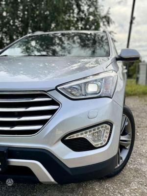 Pelēks Hyundai Grand Santa Fe 2015 Šauļi, ar dzinēja tilpumu 2.20 L un nobraukumu 257 tūkst. km par 15450 €, foto 19 vietnē AUTOMOTO.COM.LV