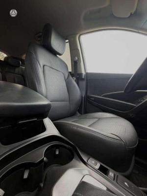 Pelēks Hyundai Grand Santa Fe 2015 Šauļi, ar dzinēja tilpumu 2.20 L un nobraukumu 257 tūkst. km par 15450 €, foto 28 vietnē AUTOMOTO.COM.LV