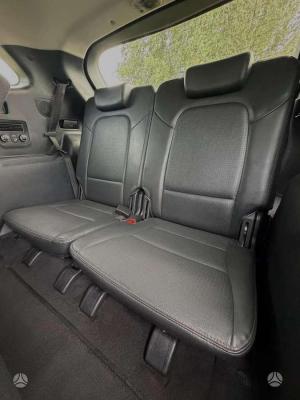 Pelēks Hyundai Grand Santa Fe 2015 Šauļi, ar dzinēja tilpumu 2.20 L un nobraukumu 257 tūkst. km par 15450 €, foto 34 vietnē AUTOMOTO.COM.LV