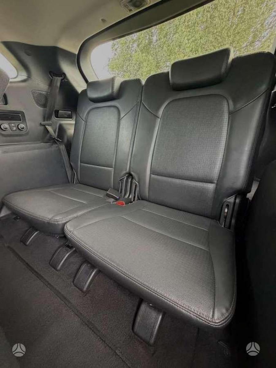 Pelēks Hyundai Grand Santa Fe 2015 Šauļi, ar dzinēja tilpumu 2.20 L un nobraukumu 257 tūkst. km par 15450 €, foto 34 vietnē AUTOMOTO.COM.LV