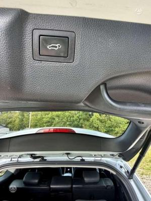 Pelēks Hyundai Grand Santa Fe 2015 Šauļi, ar dzinēja tilpumu 2.20 L un nobraukumu 257 tūkst. km par 15450 €, foto 43 vietnē AUTOMOTO.COM.LV