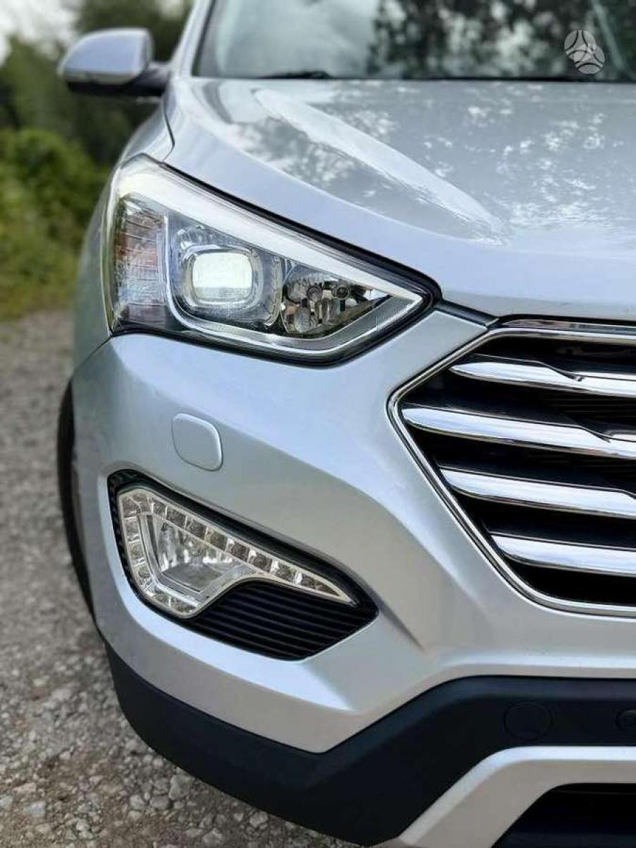 Pelēks Hyundai Grand Santa Fe 2015 Šauļi, ar dzinēja tilpumu 2.20 L un nobraukumu 257 tūkst. km par 15450 €, foto 18 vietnē AUTOMOTO.COM.LV