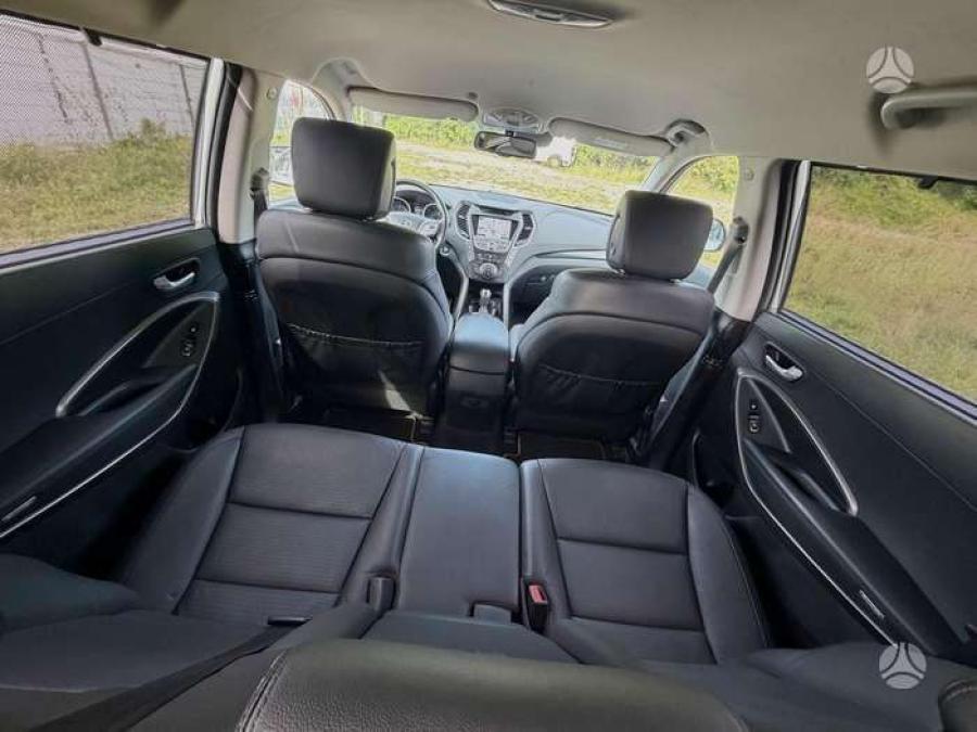 Pelēks Hyundai Grand Santa Fe 2015 Šauļi, ar dzinēja tilpumu 2.20 L un nobraukumu 257 tūkst. km par 15450 €, foto 32 vietnē AUTOMOTO.COM.LV