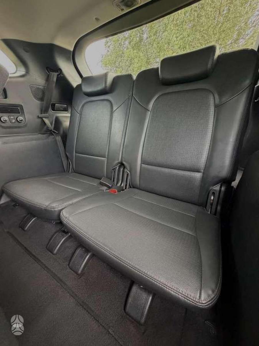Pelēks Hyundai Grand Santa Fe 2015 Šauļi, ar dzinēja tilpumu 2.20 L un nobraukumu 257 tūkst. km par 15450 €, foto 34 vietnē AUTOMOTO.COM.LV