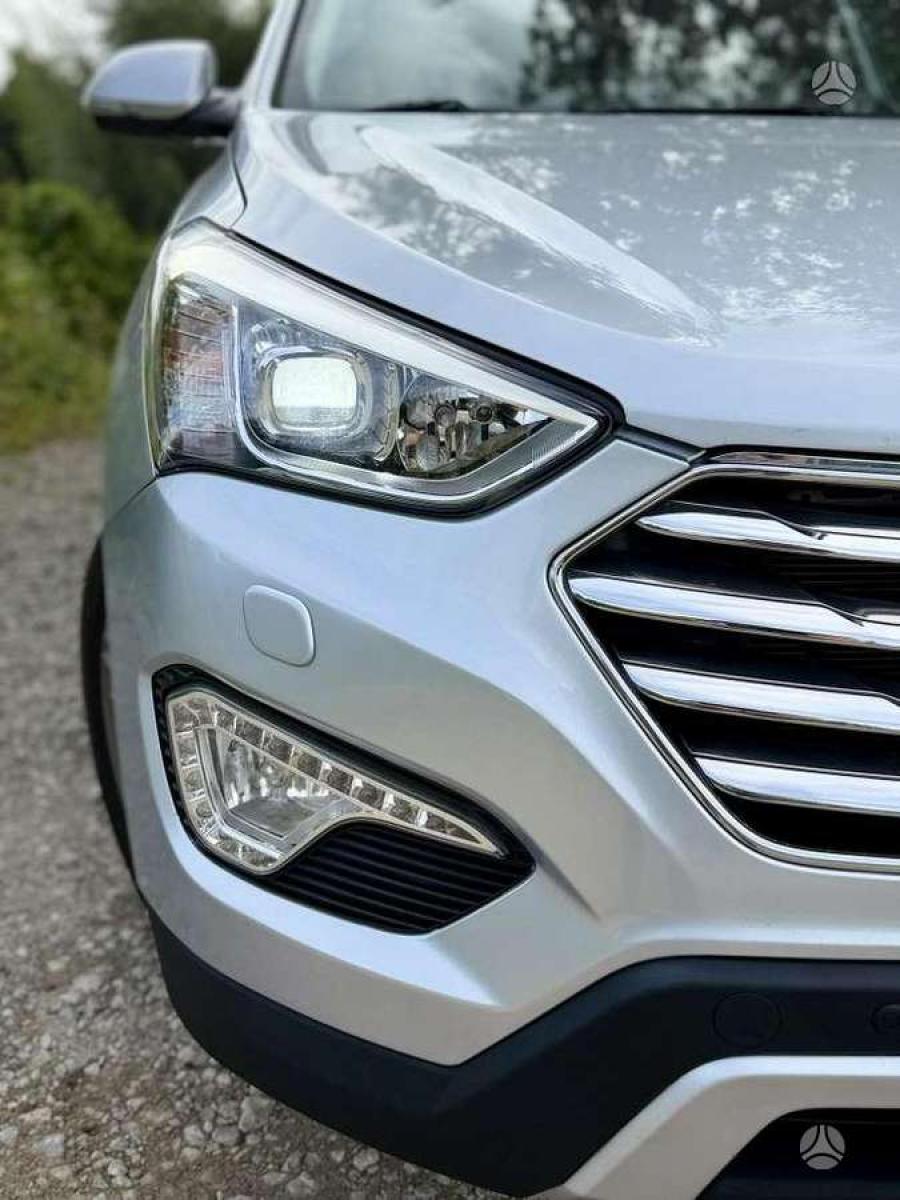 Pelēks Hyundai Grand Santa Fe 2015 Šauļi, ar dzinēja tilpumu 2.20 L un nobraukumu 257 tūkst. km par 15450 €, foto 18 vietnē AUTOMOTO.COM.LV