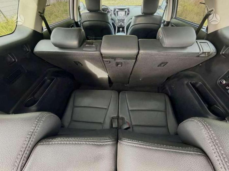 Pelēks Hyundai Grand Santa Fe 2015 Šauļi, ar dzinēja tilpumu 2.20 L un nobraukumu 257 tūkst. km par 15450 €, foto 36 vietnē AUTOMOTO.COM.LV